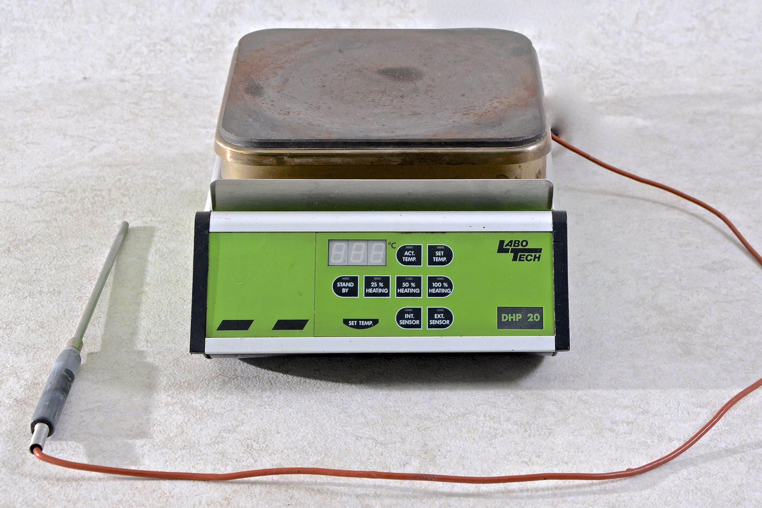 Labotech DHP20 Verwarmingsplaat - Gemini BV