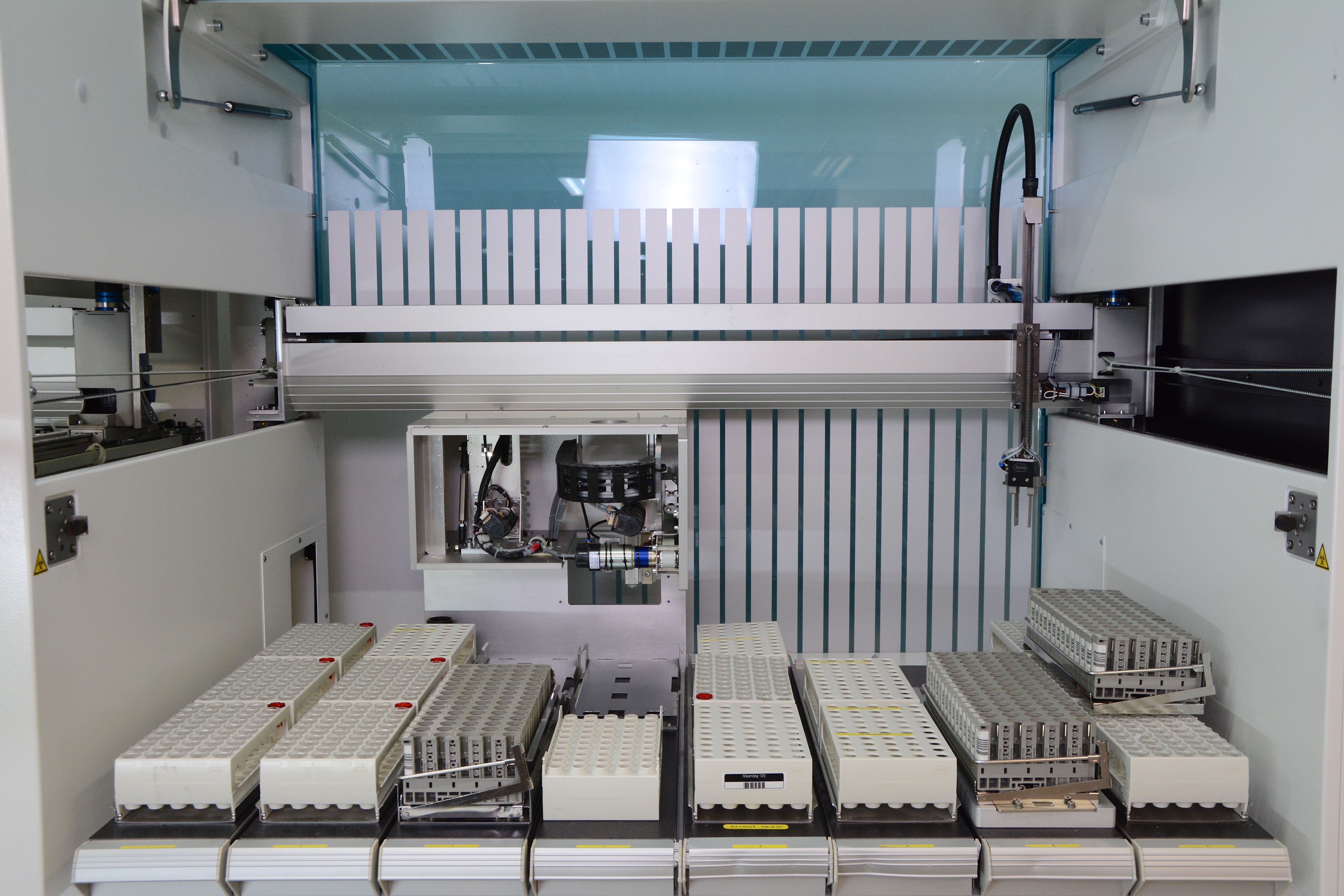 Cobas p471 Centrifuge & p512 Pre-analytisch systeem - Gemini BV