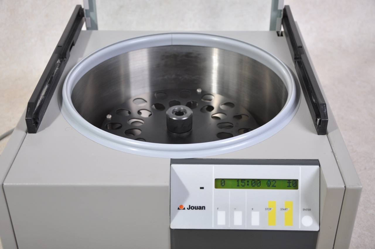 Jouan vacuum centrifuge RC 1022 - Gemini BV