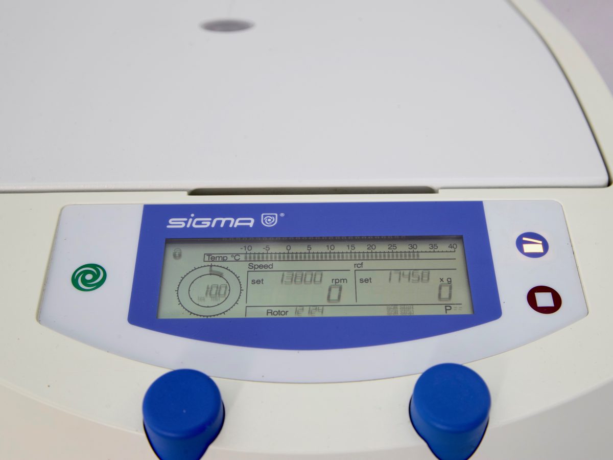 Sigma 1-15 PK Centrifuge - Gemini BV