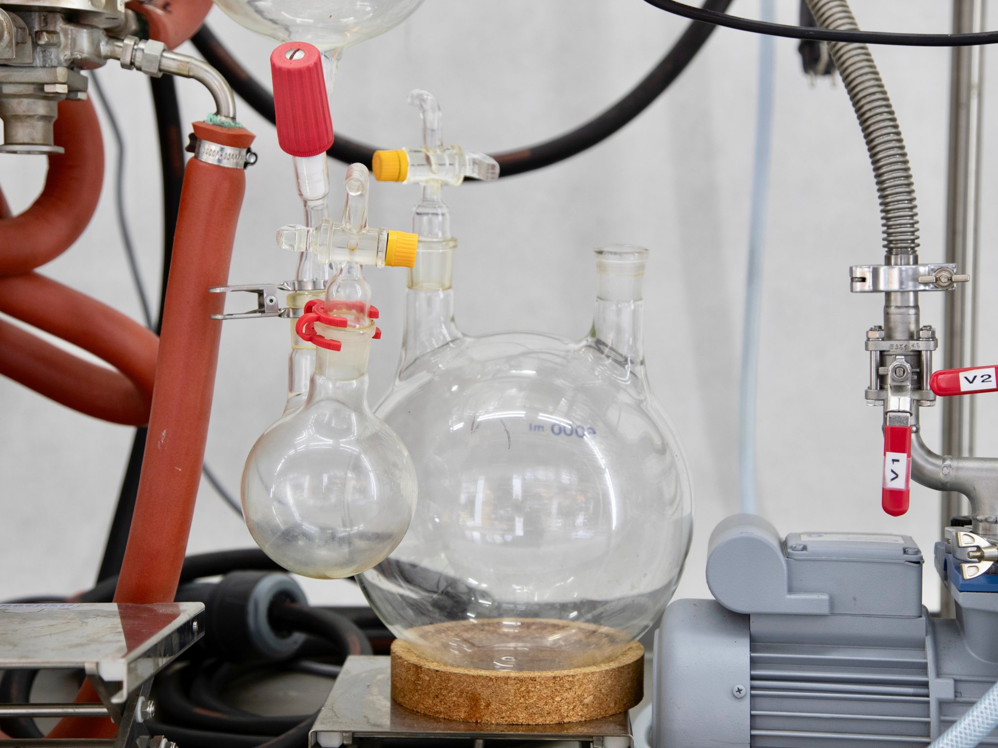 UIC KD6-EA100 Short path distillation plant met ontgasser - Gemini BV