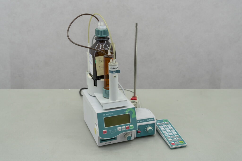 Metrohm Titrino MPT 798 titrator met 728 roerder - Gemini BV