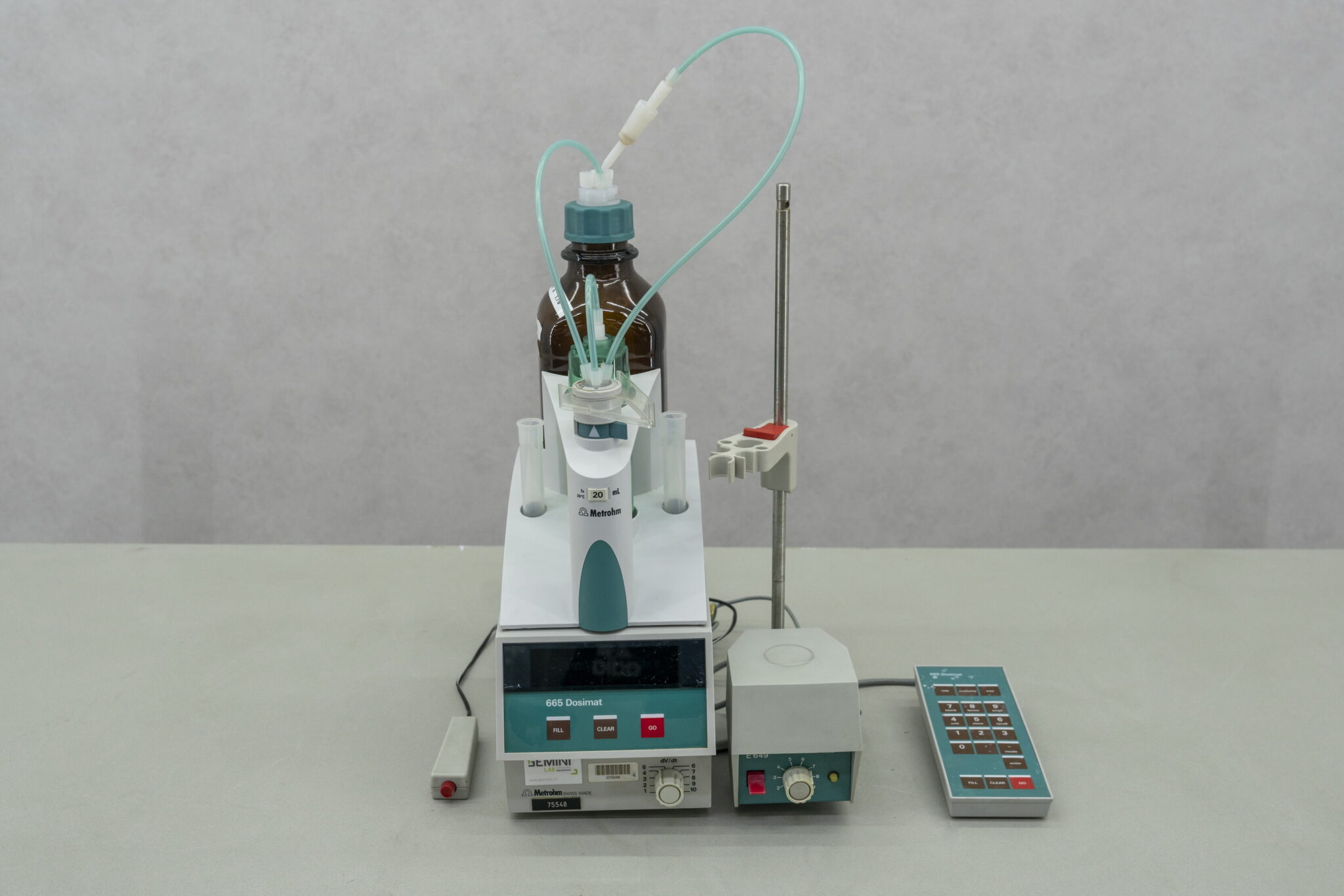 Metrohm 665 Dosimat met E649 roerder en wissel unit - Gemini BV