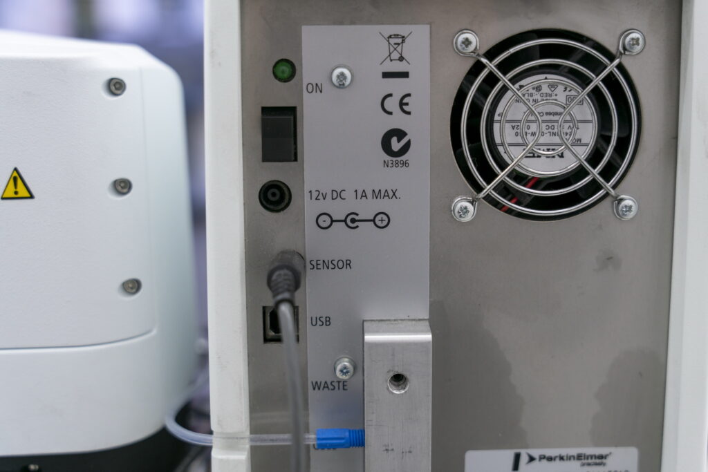 Perkin Elmer Fluid control module & Spectrum Two FT-IR Spectrofotometer ...